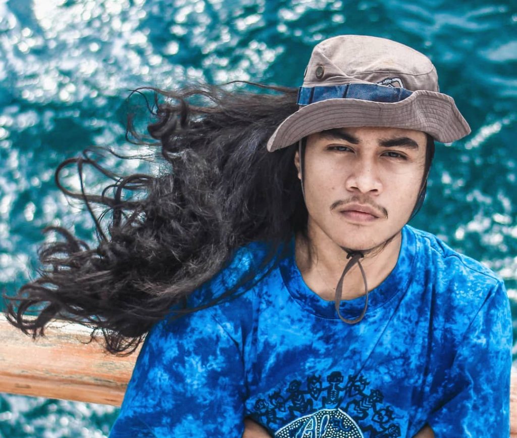 David Cees Rijke Saijuna Jatuh Cinta pada Sape’ dan Sasando - KATOLIKANA