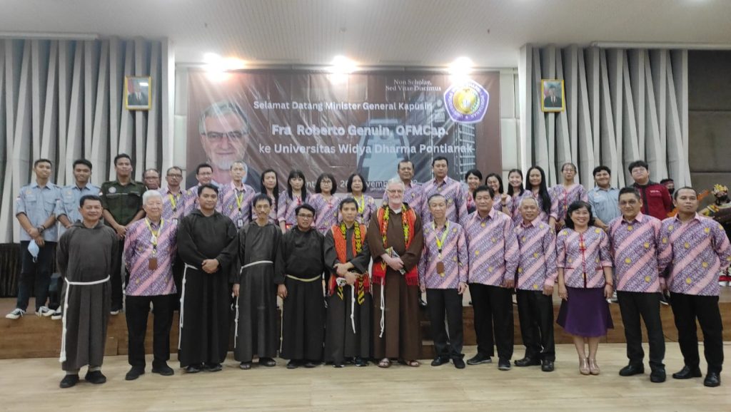 Kunjungi Universitas Widya Dharma Pontianak, Minister Jenderal OFMCap ...