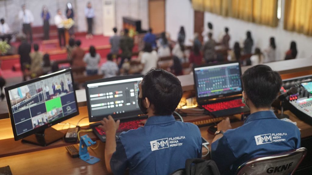 Yulma ‘Soundman’ Rombe, Orang di Balik Layar Perayaan Kebaktian di ...
