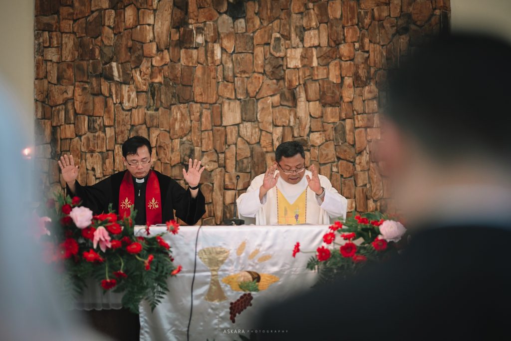 #TanyaRomo: Umat Katolik Boleh Menikah secara Protestan? - KATOLIKANA