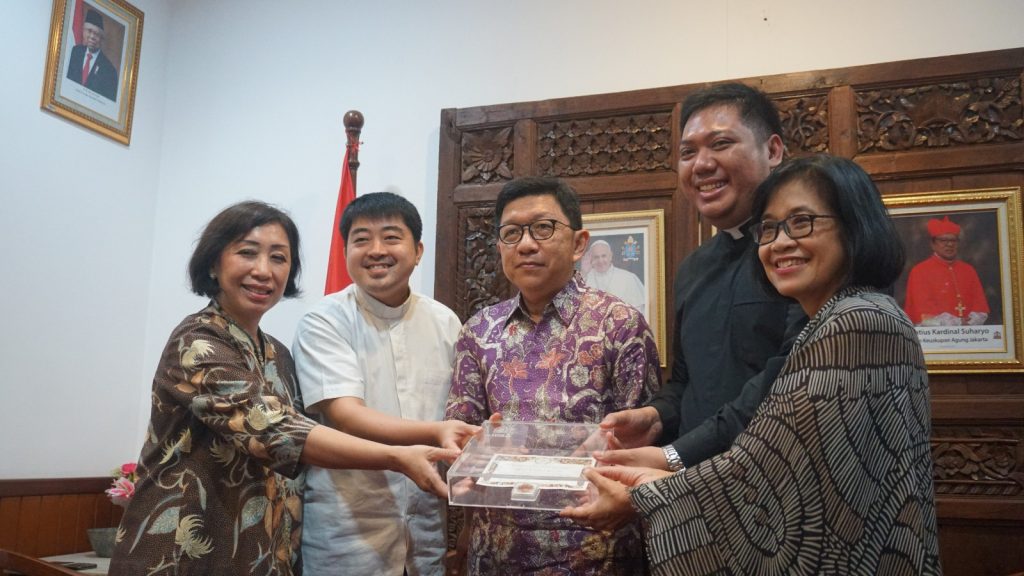 Relikui ‘Santo Milenial’ Beato Carlo Acutis Ditempatkan di Universitas ...