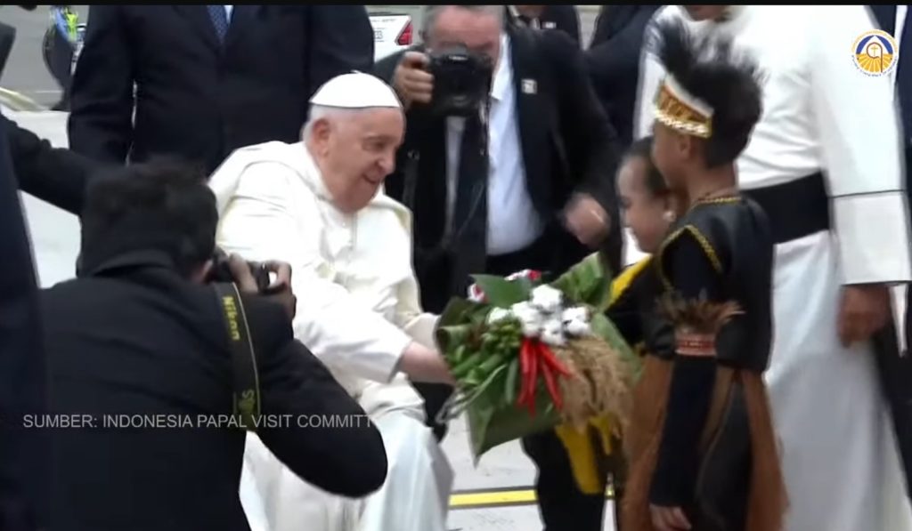 Selamat Datang di Indonesia, Paus Fransiskus! – KATOLIKANA