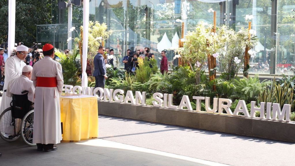 Terowongan Silaturahmi: Simbol Toleransi atau Sekadar Gimik? – KATOLIKANA