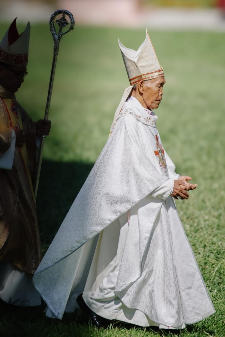 Mgr. Michael Cosmas Angkur OFM: Dari ‘Pastoral Tembakau’ di Papua ...
