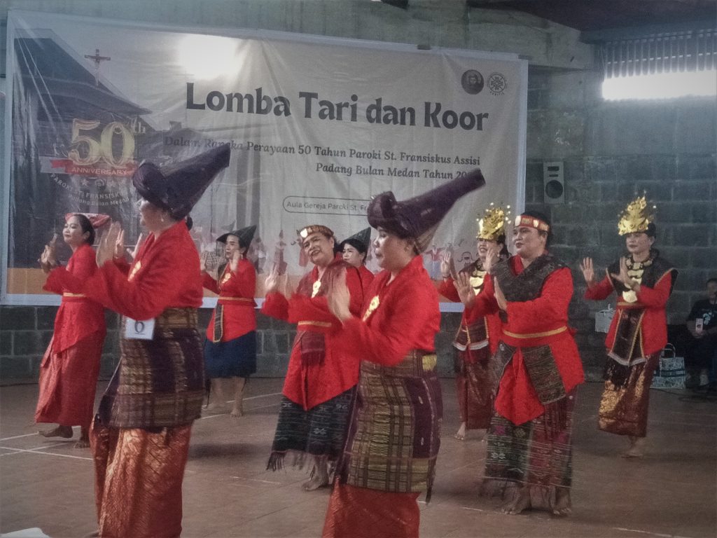50 Tahun Paroki Padang Bulan: Budaya Menyatu dalam Iman - KATOLIKANA